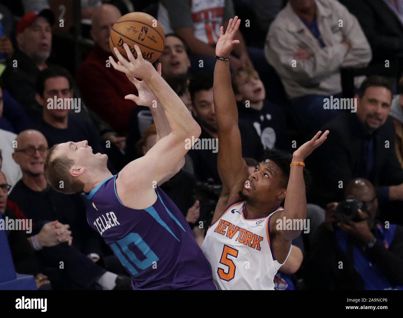 Dennis smith jr hornets hi-res stock photography and images - Alamy