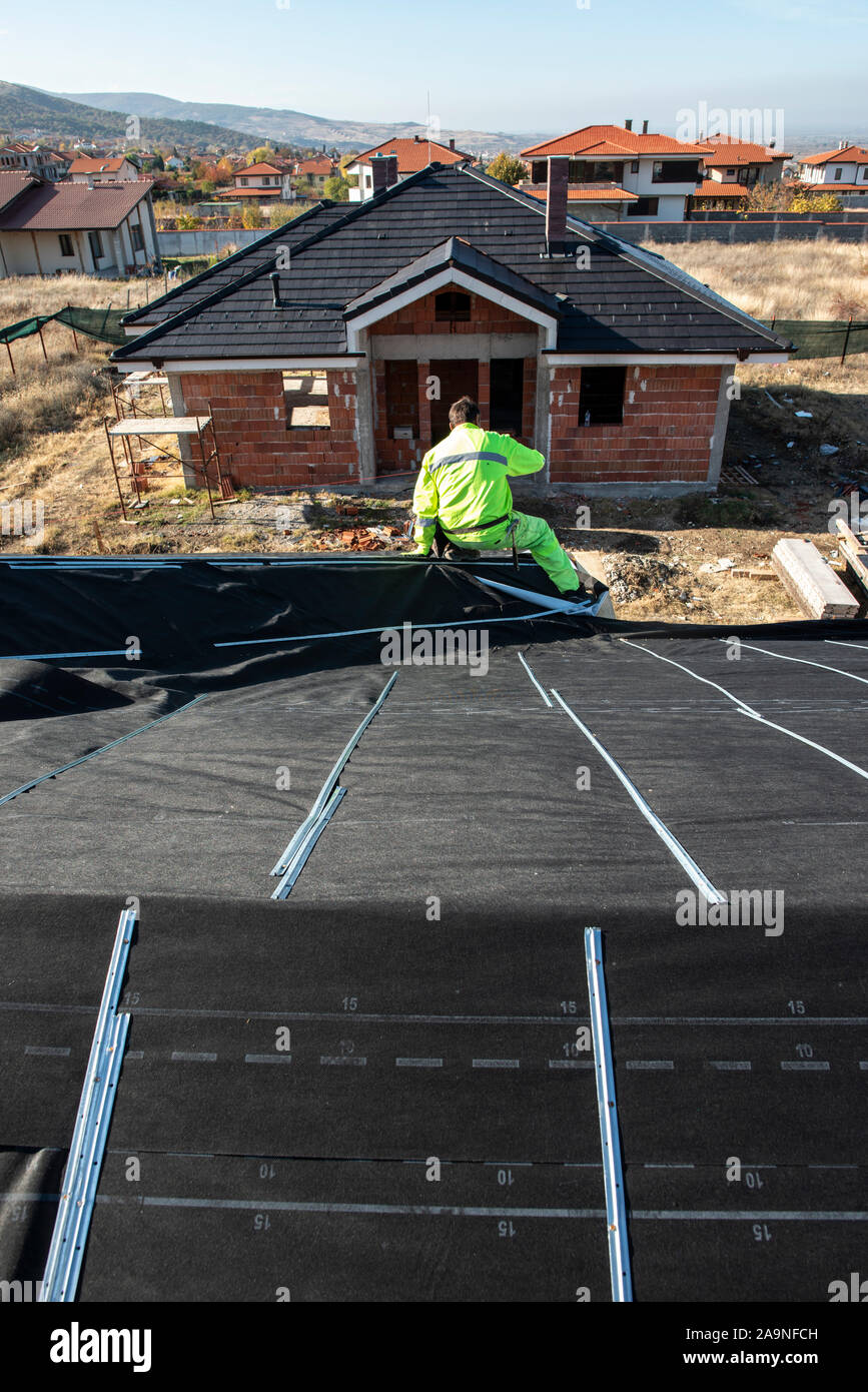 Making roof hi-res stock photography and images - Alamy