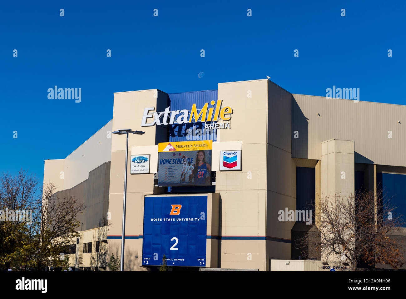 Extramile hi-res stock photography and images - Alamy