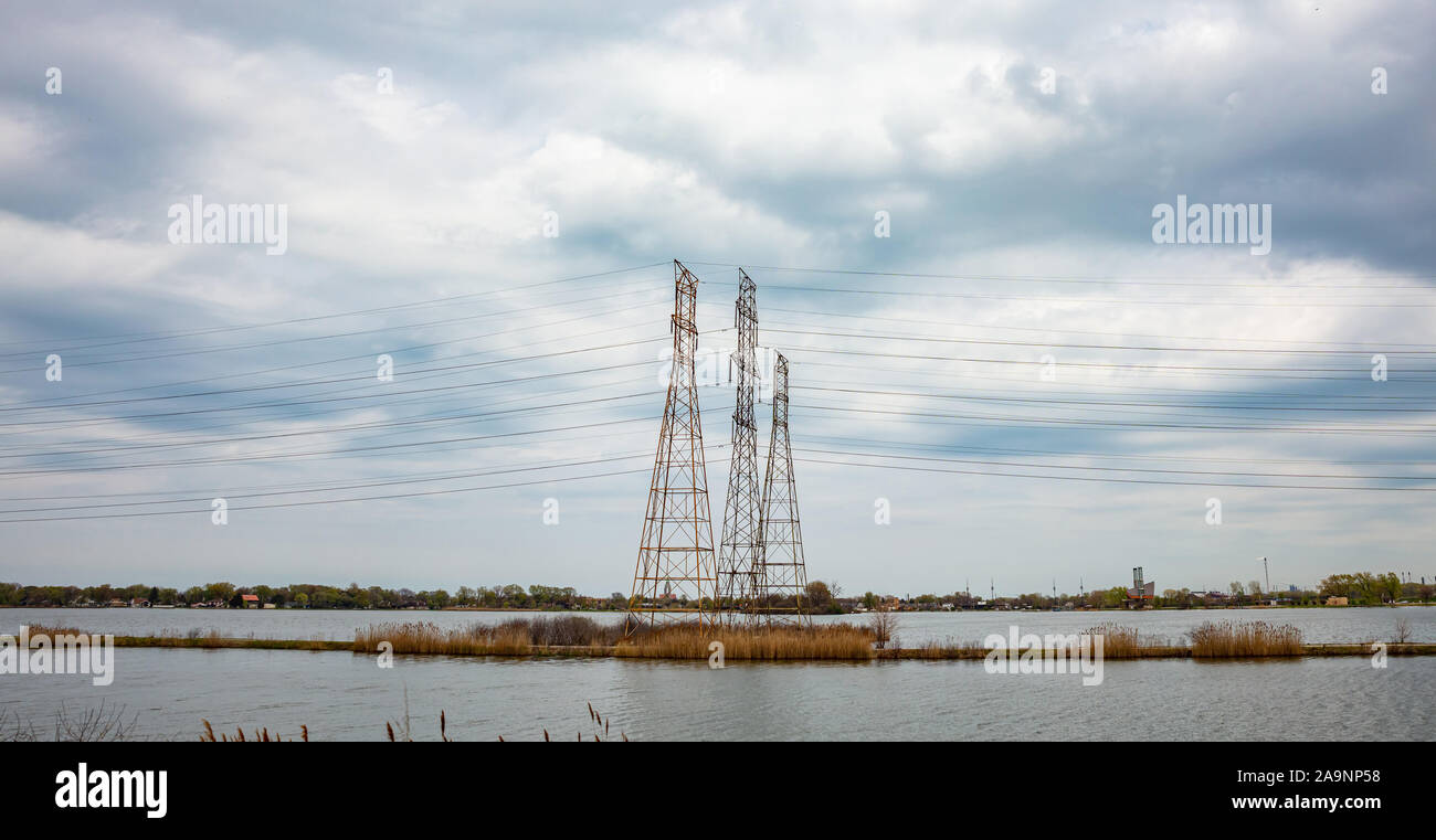 Electric power wire distribution hi-res stock photography and images ...