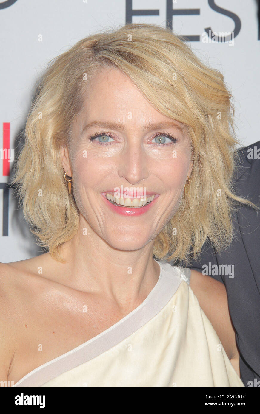 Gillian Anderson 11/16/2019 AFI Fest 2019 Gala Screening "The Crown ...