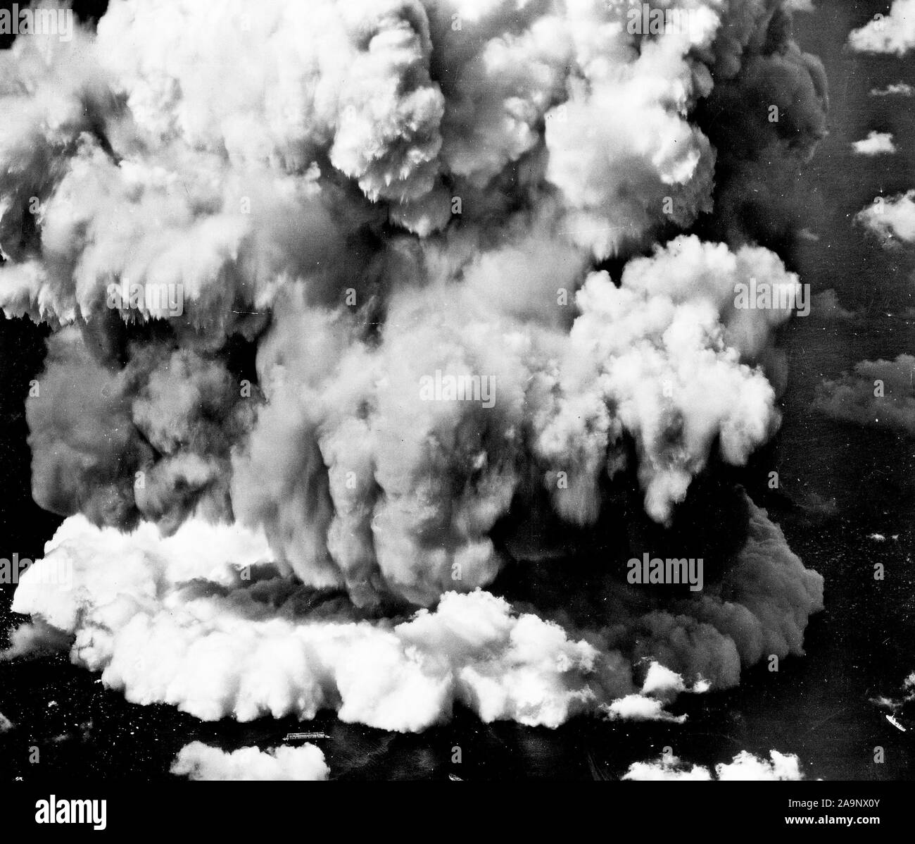 Atomic war 1950s hi-res stock photography and images - Alamy