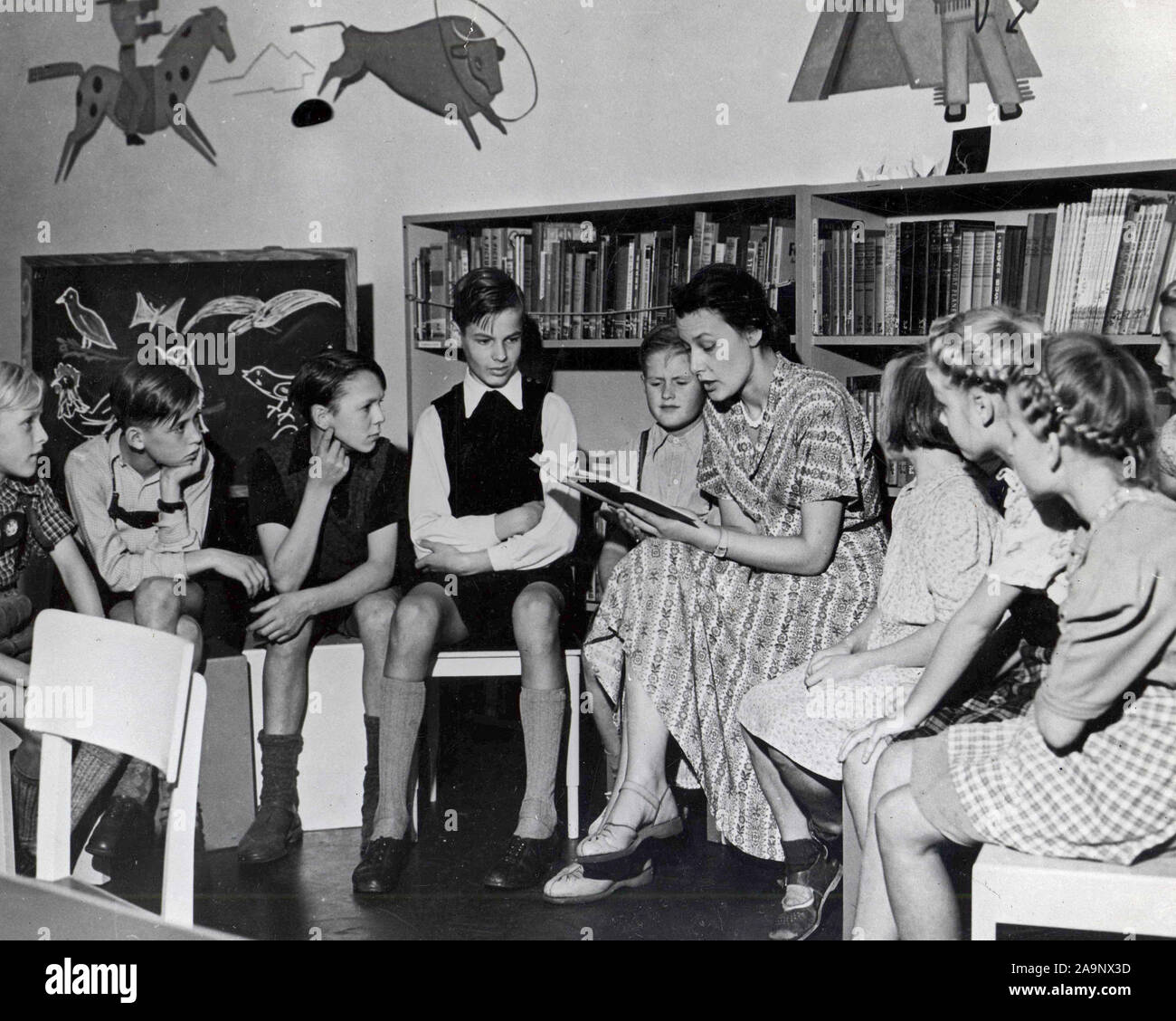 1950s libraries hi-res stock photography and images - Alamy