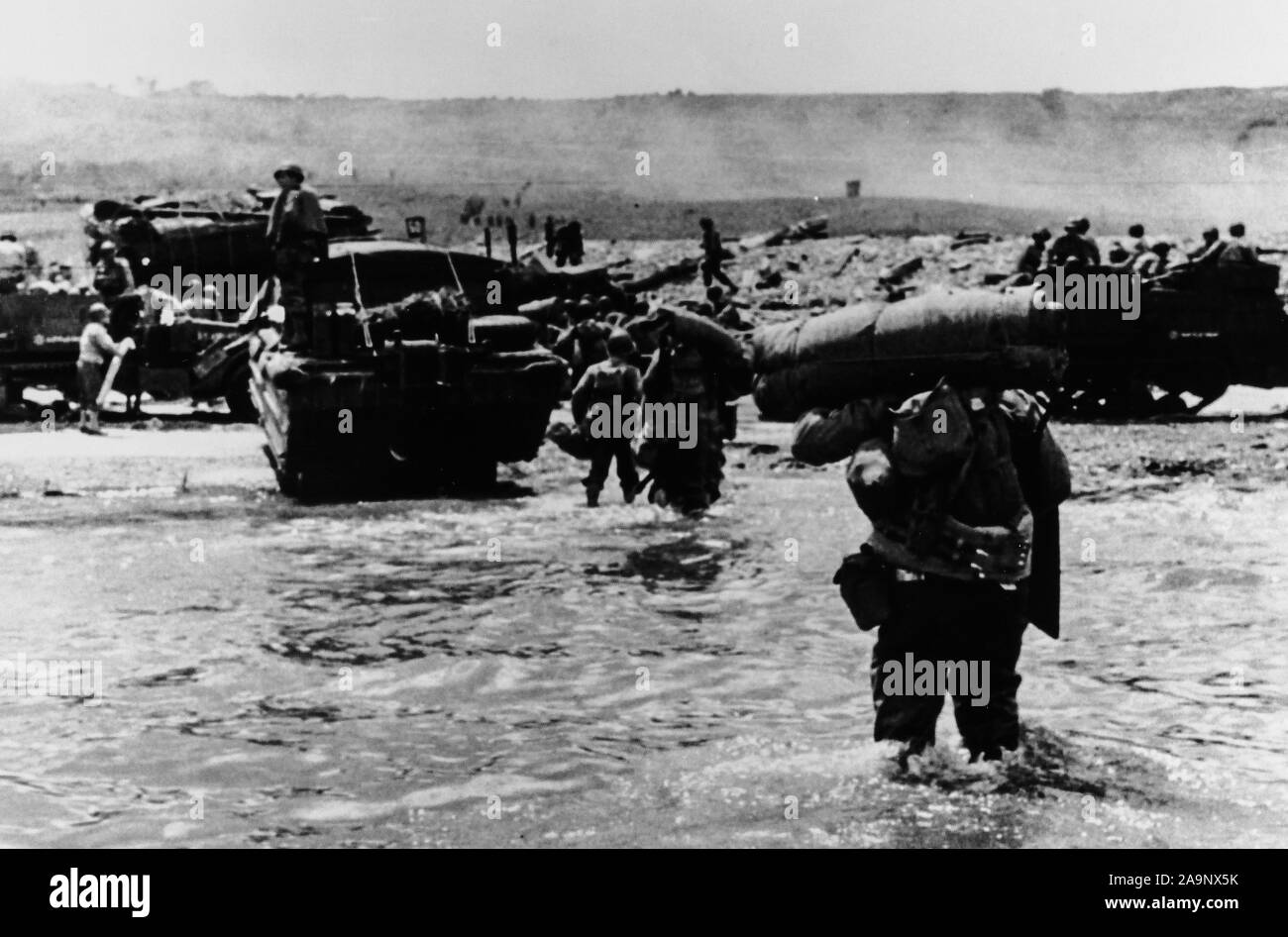 June 6 1944 american troops hi-res stock photography and images - Alamy