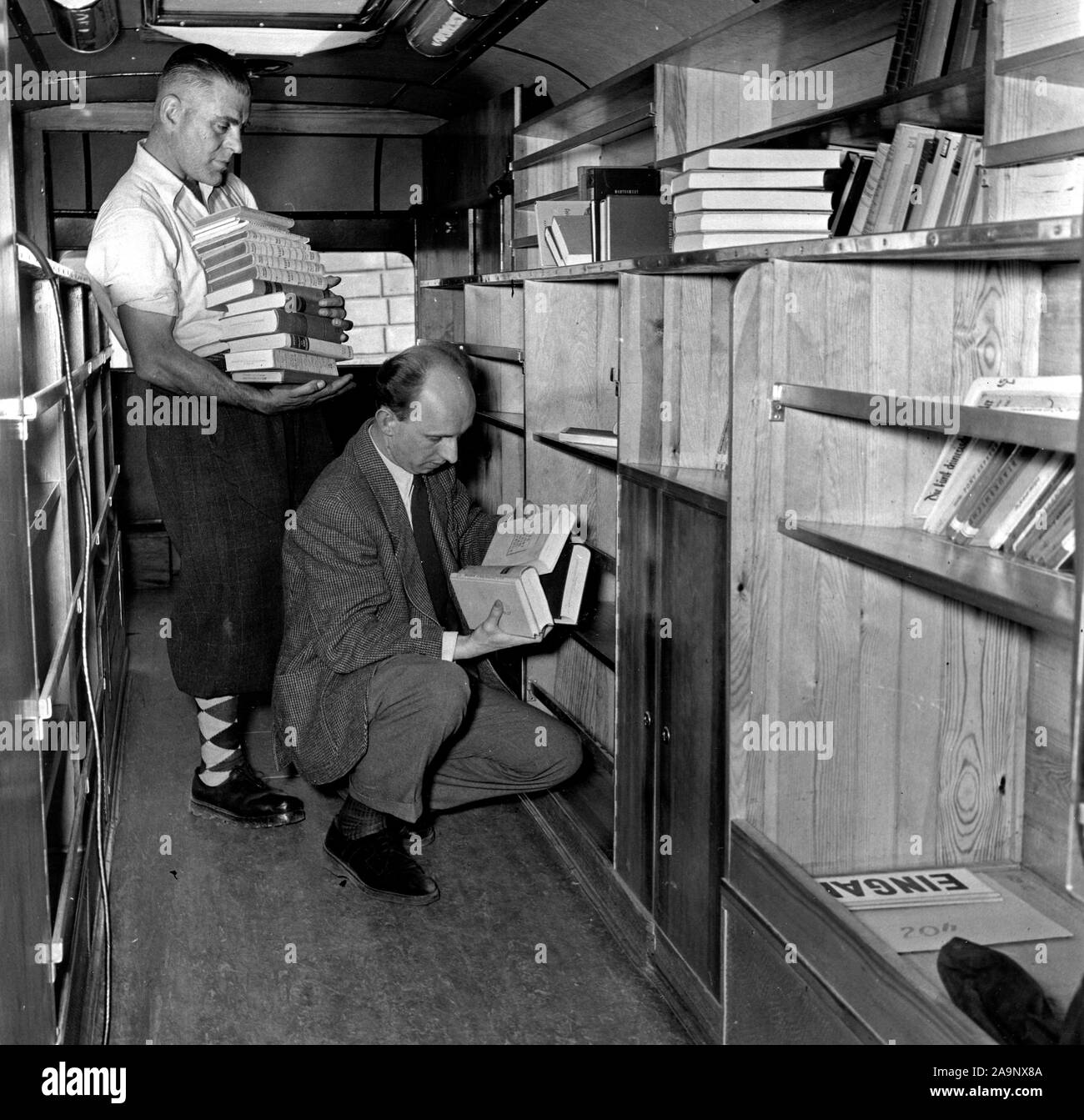 1950s libraries hi-res stock photography and images - Alamy