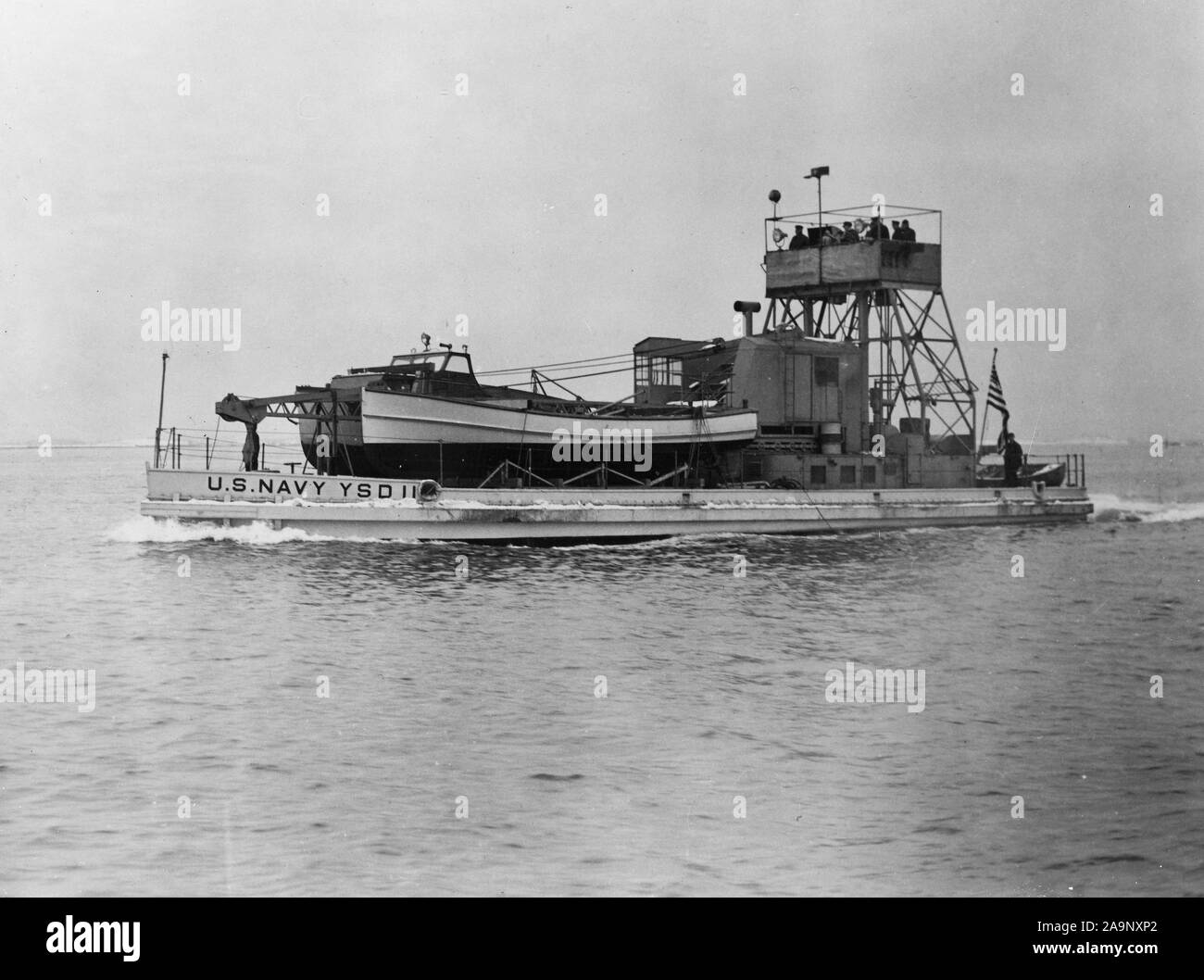 WW II Ships / World War II Ships - YSD-11 Seaplane Wrecking Derrick ...