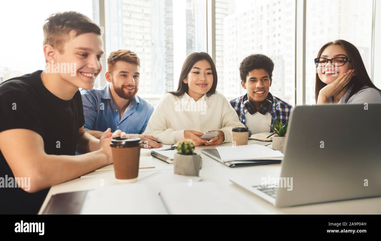 Students tutorial hi-res stock photography and images - Alamy