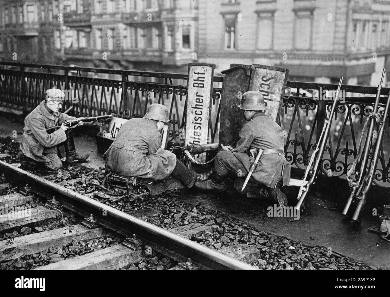 German Revolution - Spartacus soldiers defending the railroad station ...