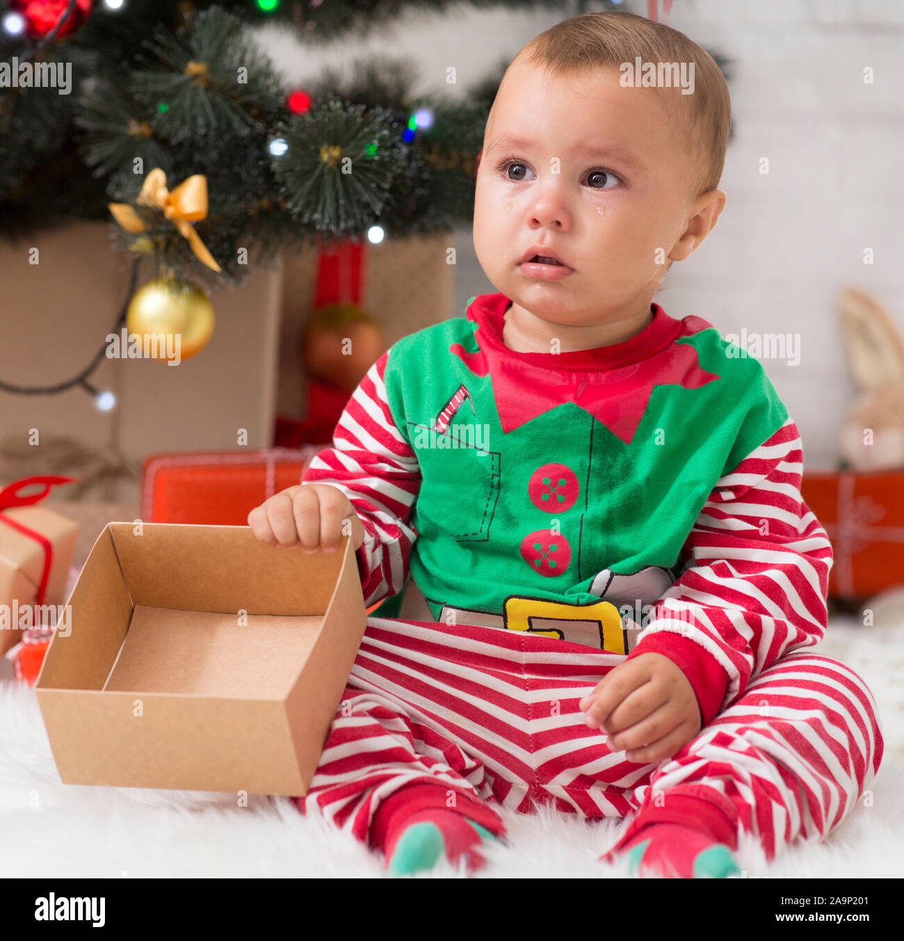 Toddler cry new hi-res stock photography and images - Alamy