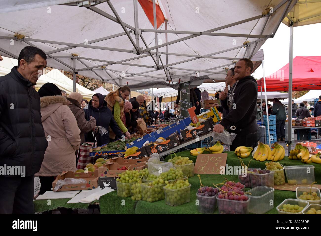 Marche du midi hi-res stock photography and images - Alamy