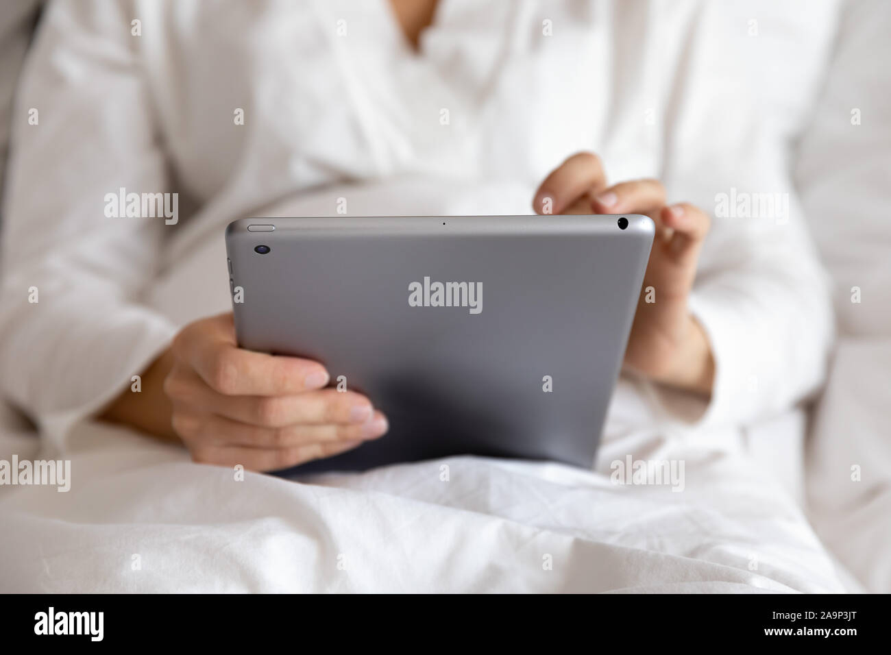 Hotel bed computer hi-res stock photography and images - Alamy