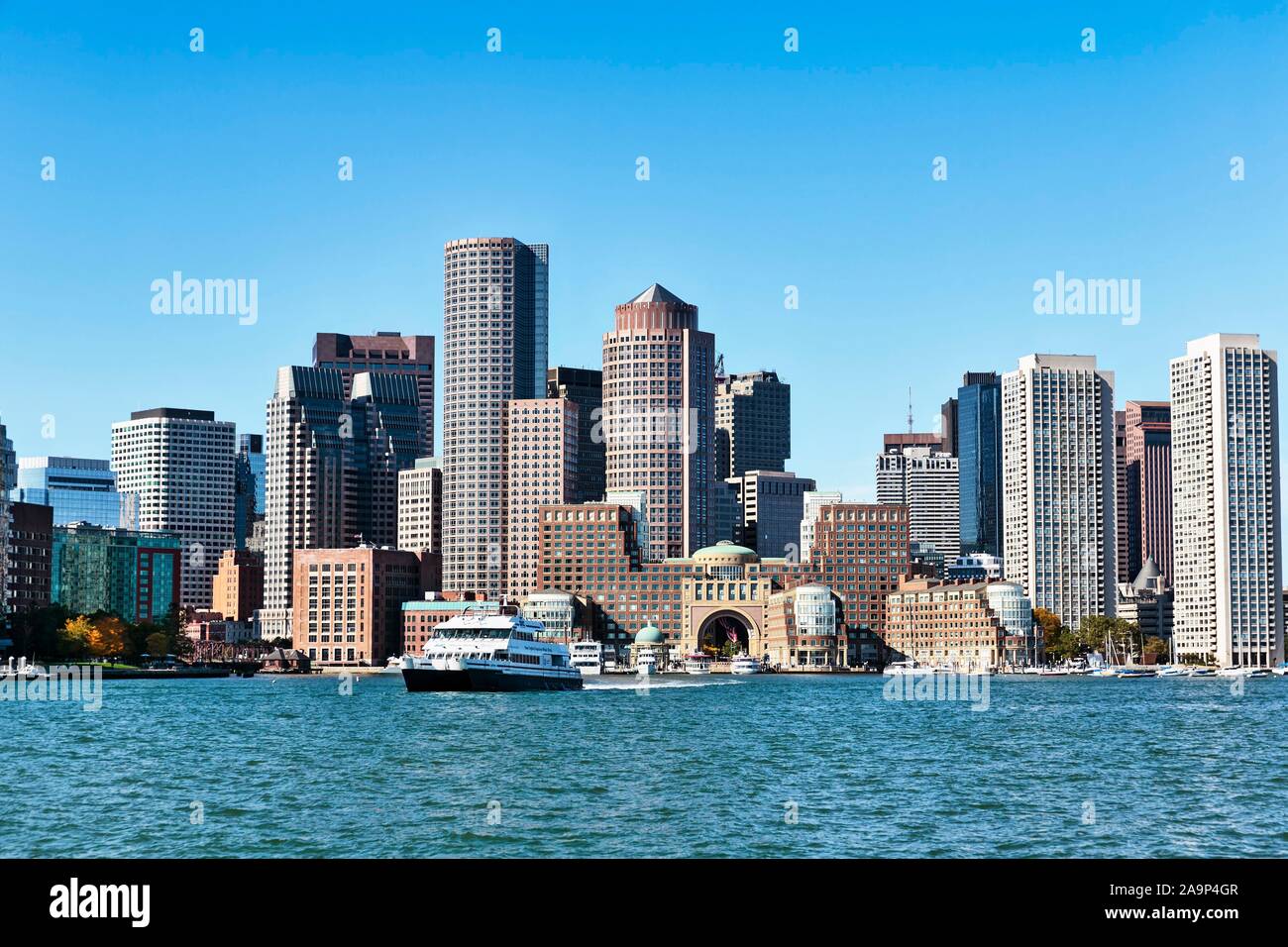 Boston massachusetts skyline waterfront hi-res stock photography and ...