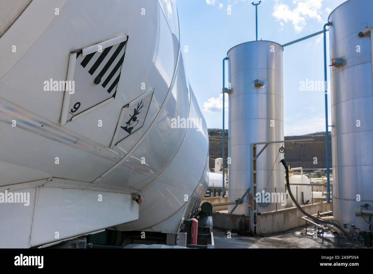 Chemical tanker signs hi-res stock photography and images - Alamy