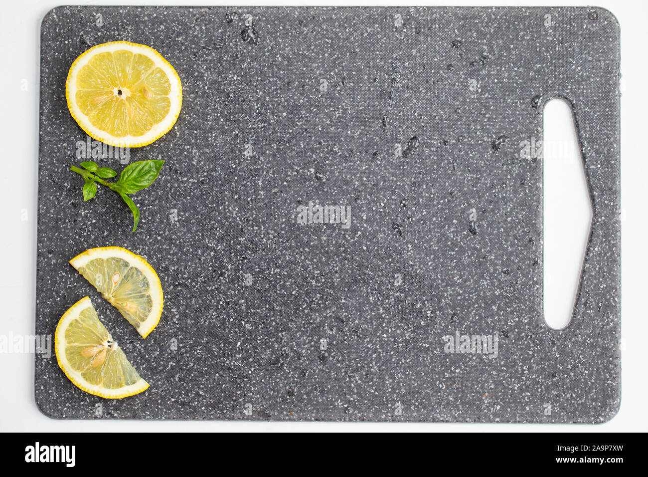 Fresh lemon slices laid out hi-res stock photography and images - Alamy