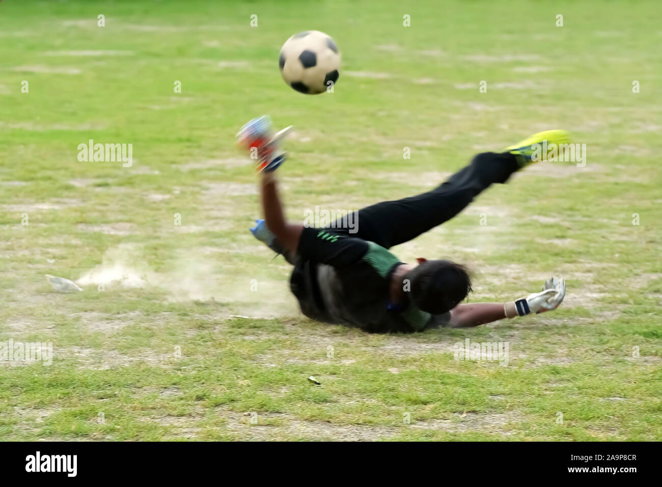 Goalkeeper stretching hi-res stock photography and images - Alamy