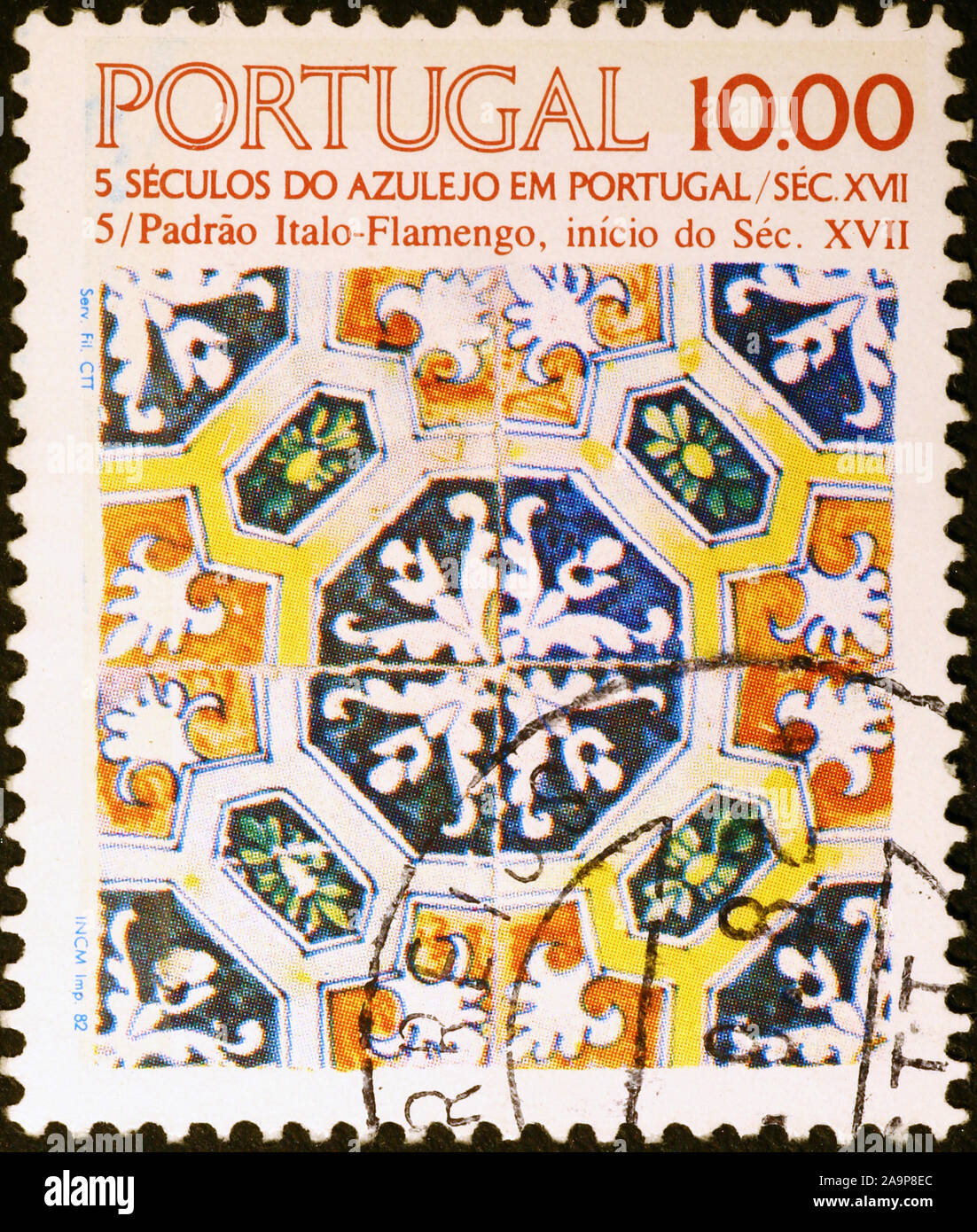 Portuguese tile hi-res stock photography and images - Alamy