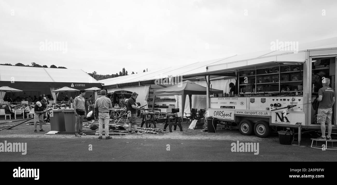 Henley reach river thames Black and White Stock Photos & Images - Alamy