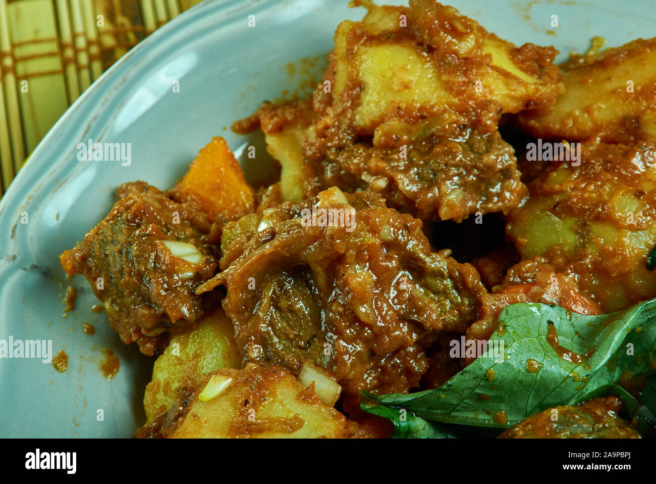 Estofado de res, Colombian Beef Stew With Tomato Sauce Stock Photo - Alamy