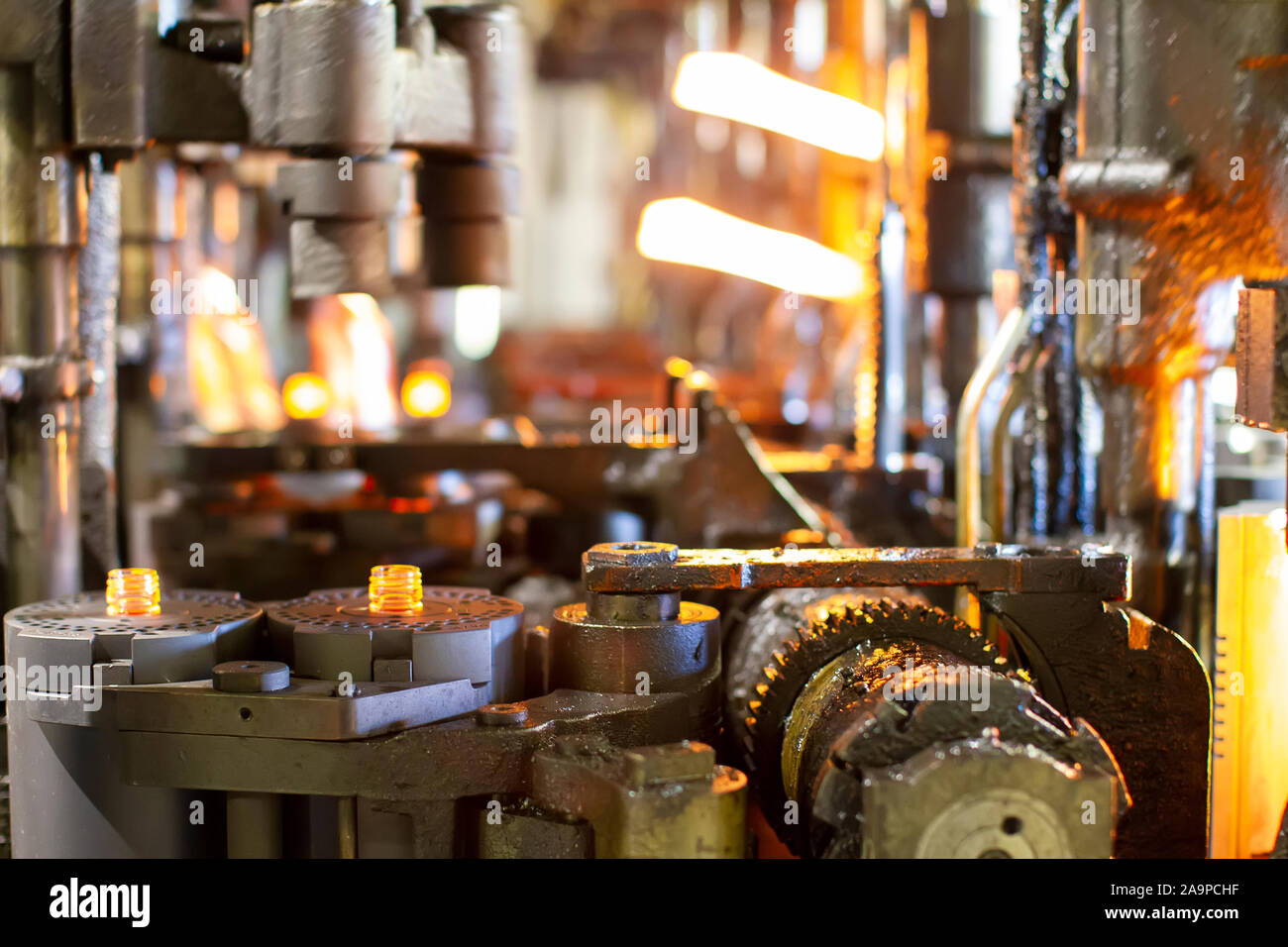 Glass blowing machine hi-res stock photography and images - Alamy