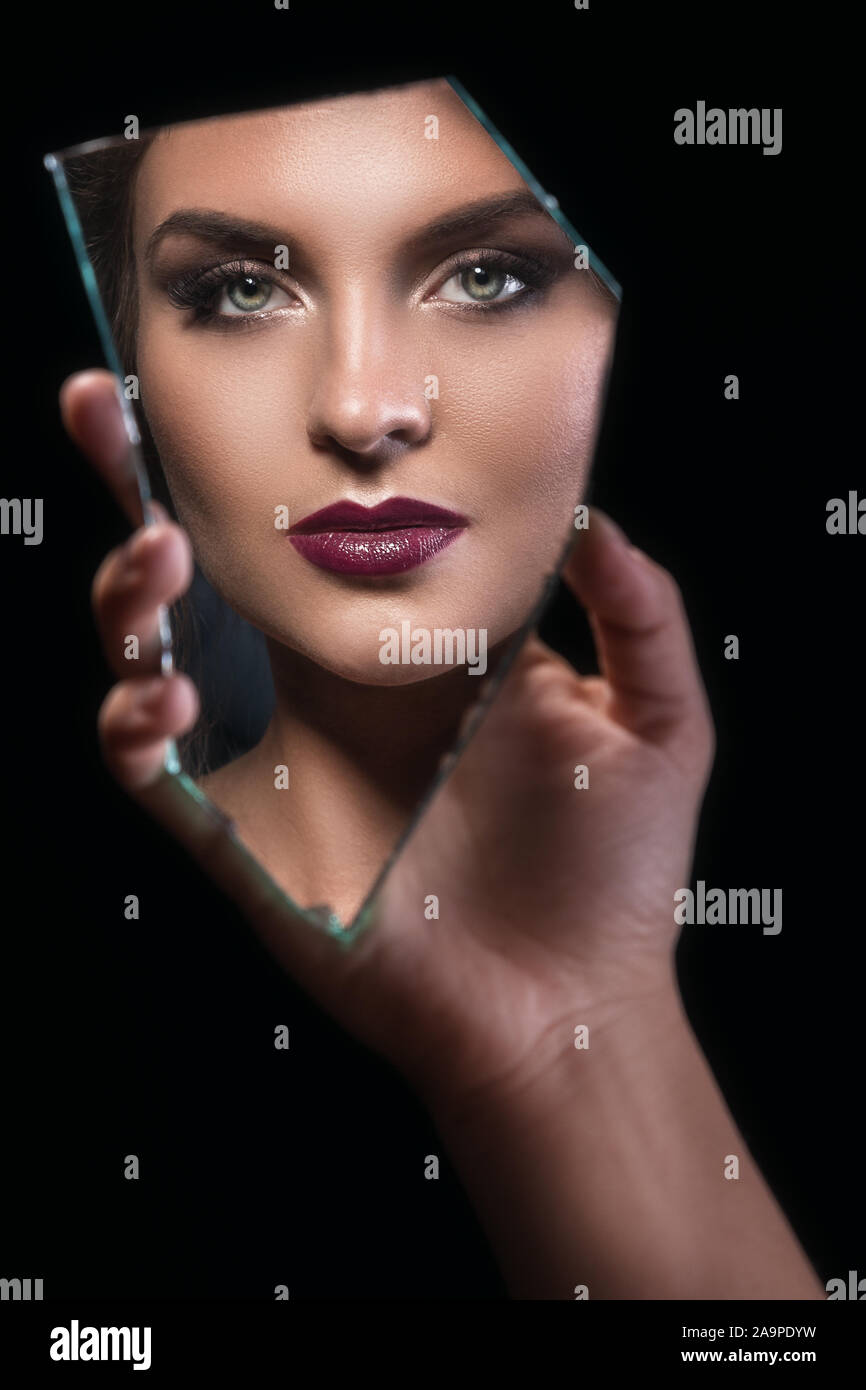 Girl reflection mirror mystery hi-res stock photography and images - Alamy