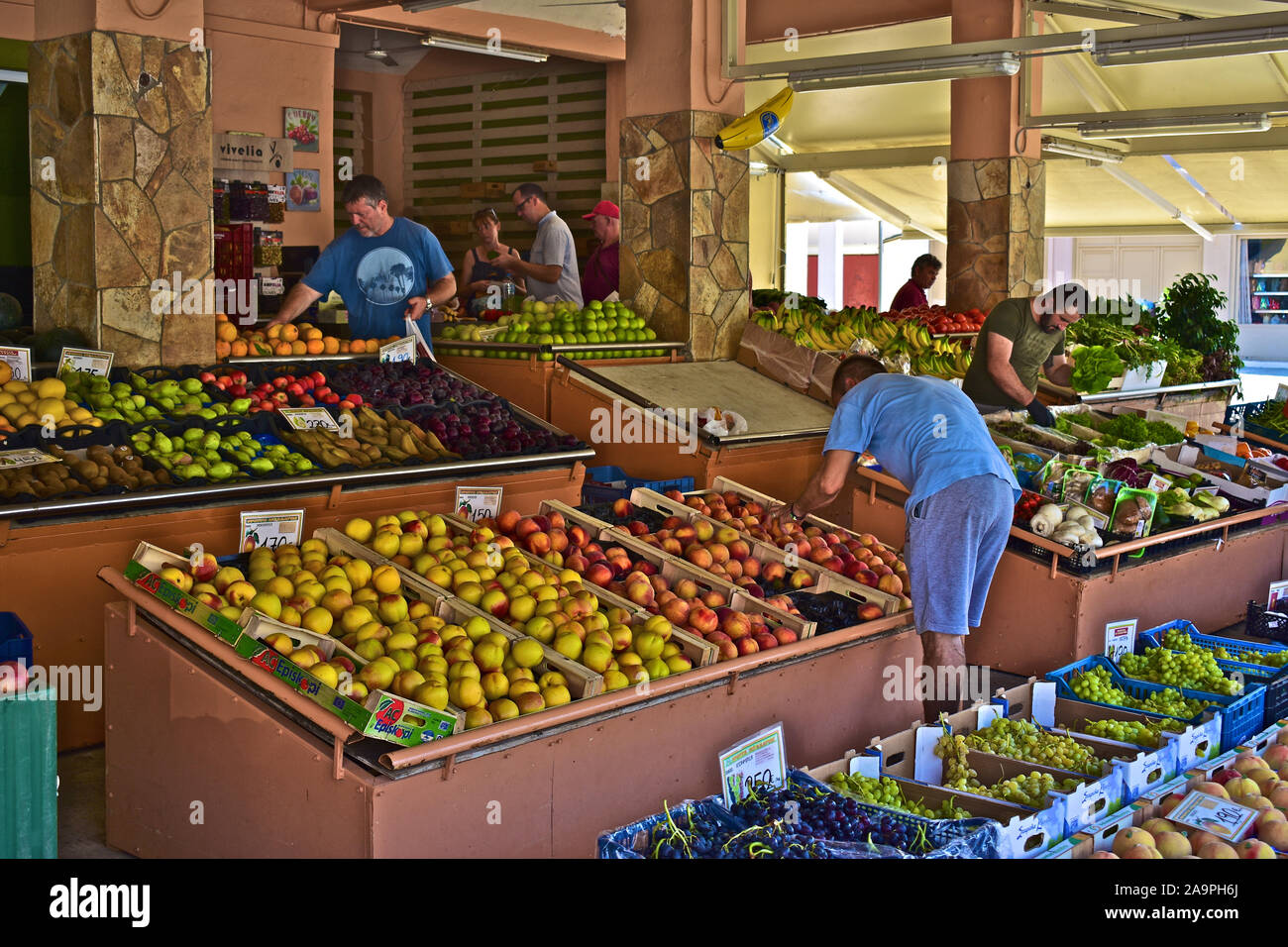 Mediterranean foods on display hi-res stock photography and images - Alamy