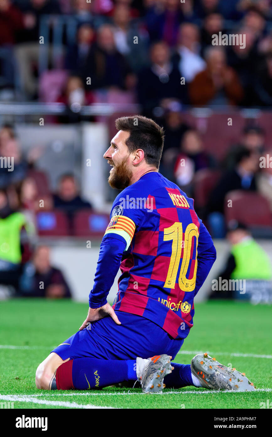 BARCELONA - NOV 5: Lionel Messi plays at the Champions League match ...