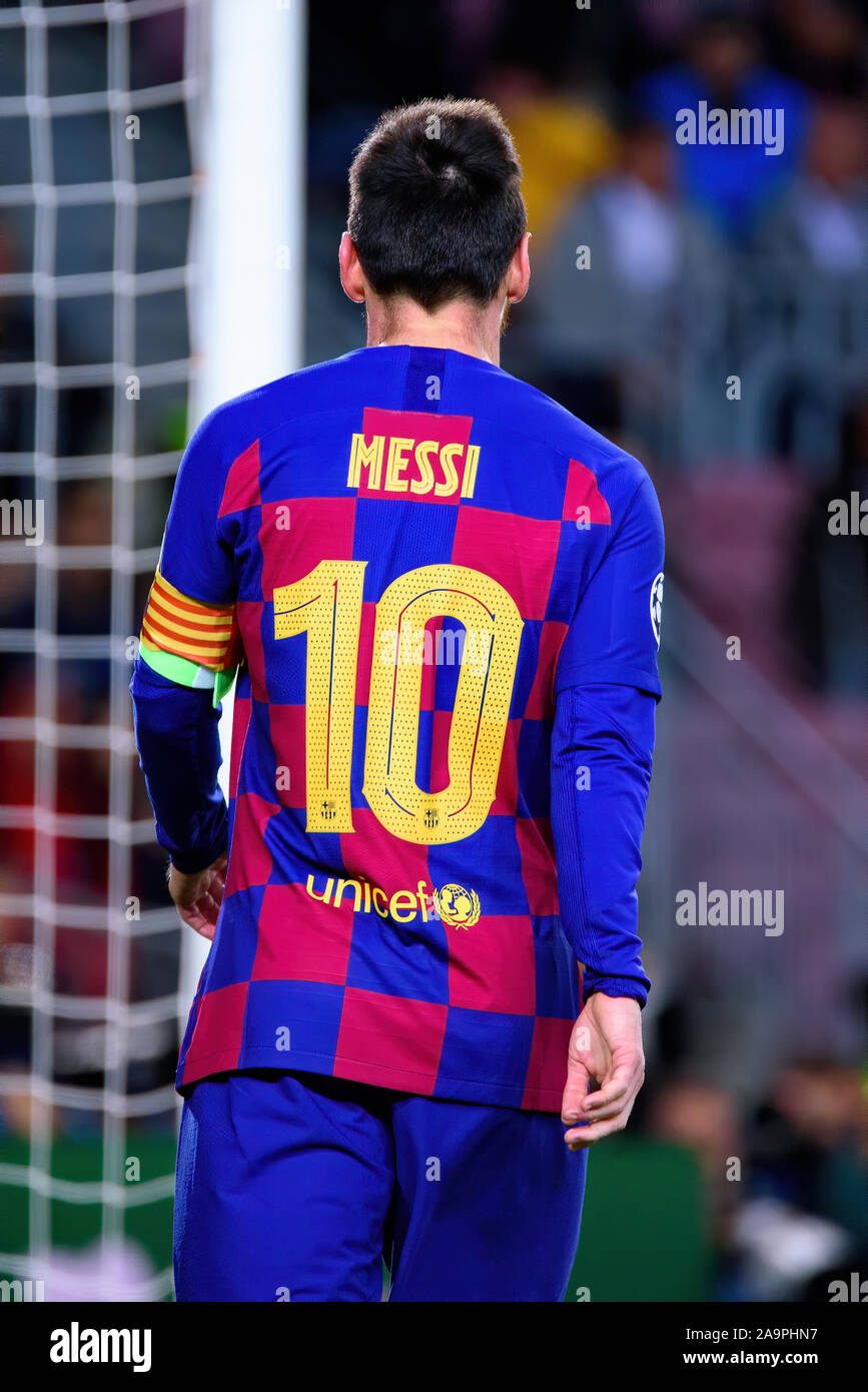 BARCELONA - NOV 5: Lionel Messi plays at the Champions League match ...