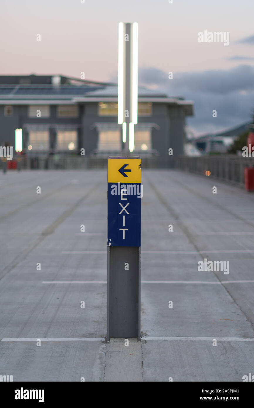 Rooftop sign hi-res stock photography and images - Alamy