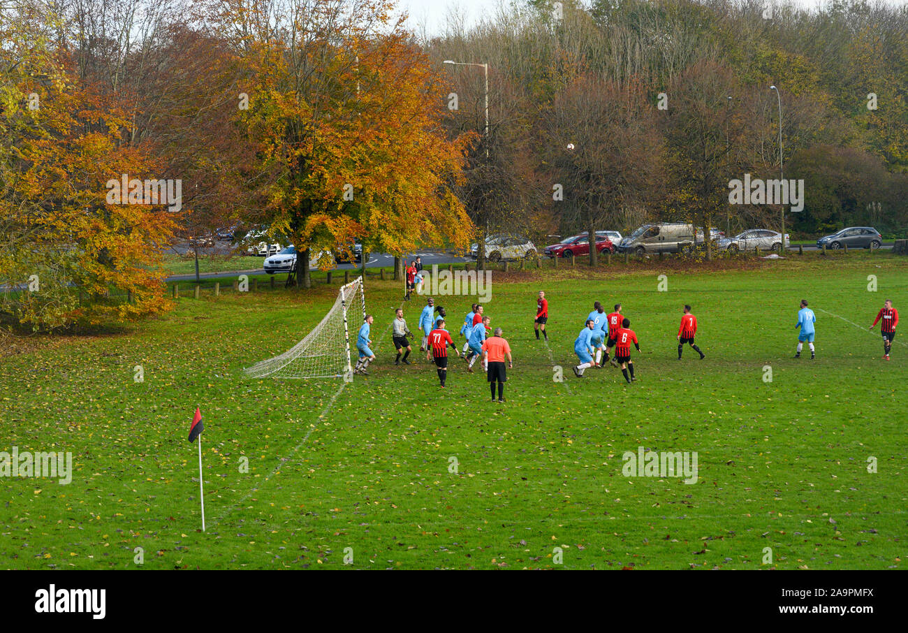 Local football match hi-res stock photography and images - Alamy