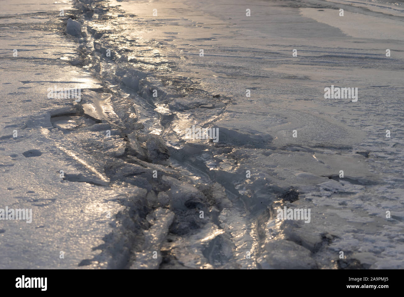 A crack on the icy surface of the sea Stock Photo - Alamy