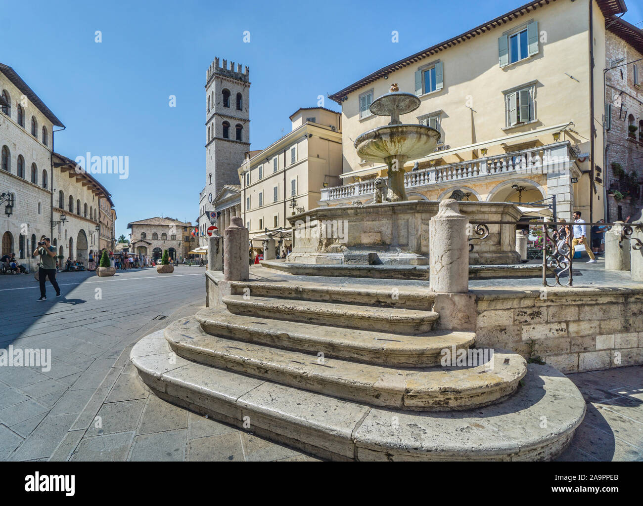 Fonte del piazza del comune hi-res stock photography and images - Alamy