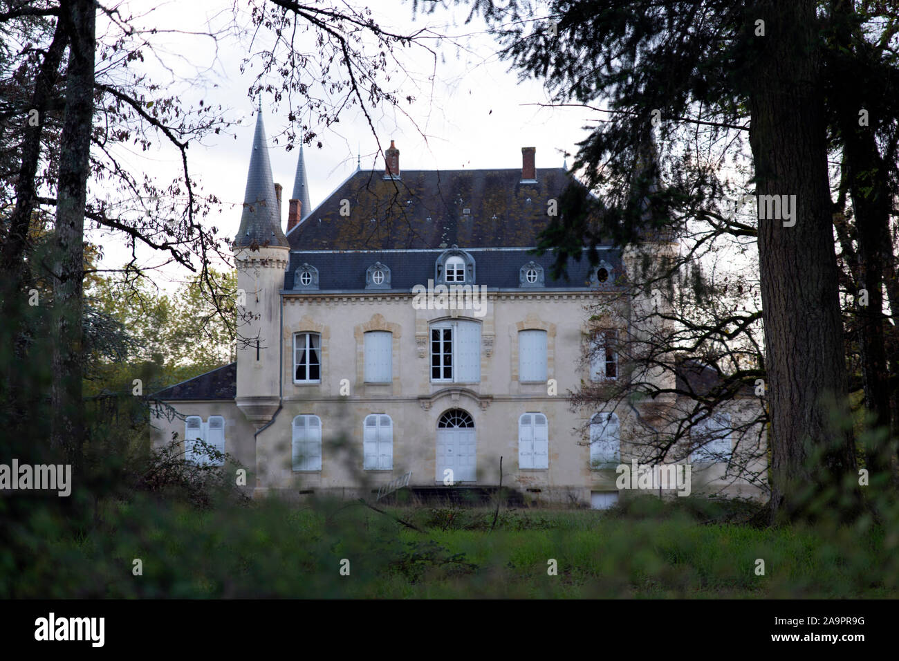 Old Castle in the countryside in Burgundy, France Stock Photo - Alamy