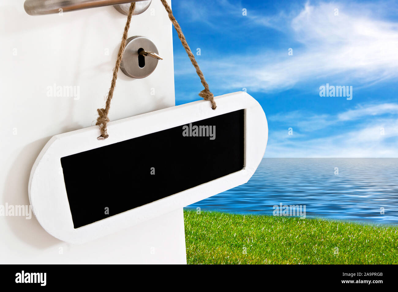 Open door lake beach hi-res stock photography and images - Alamy