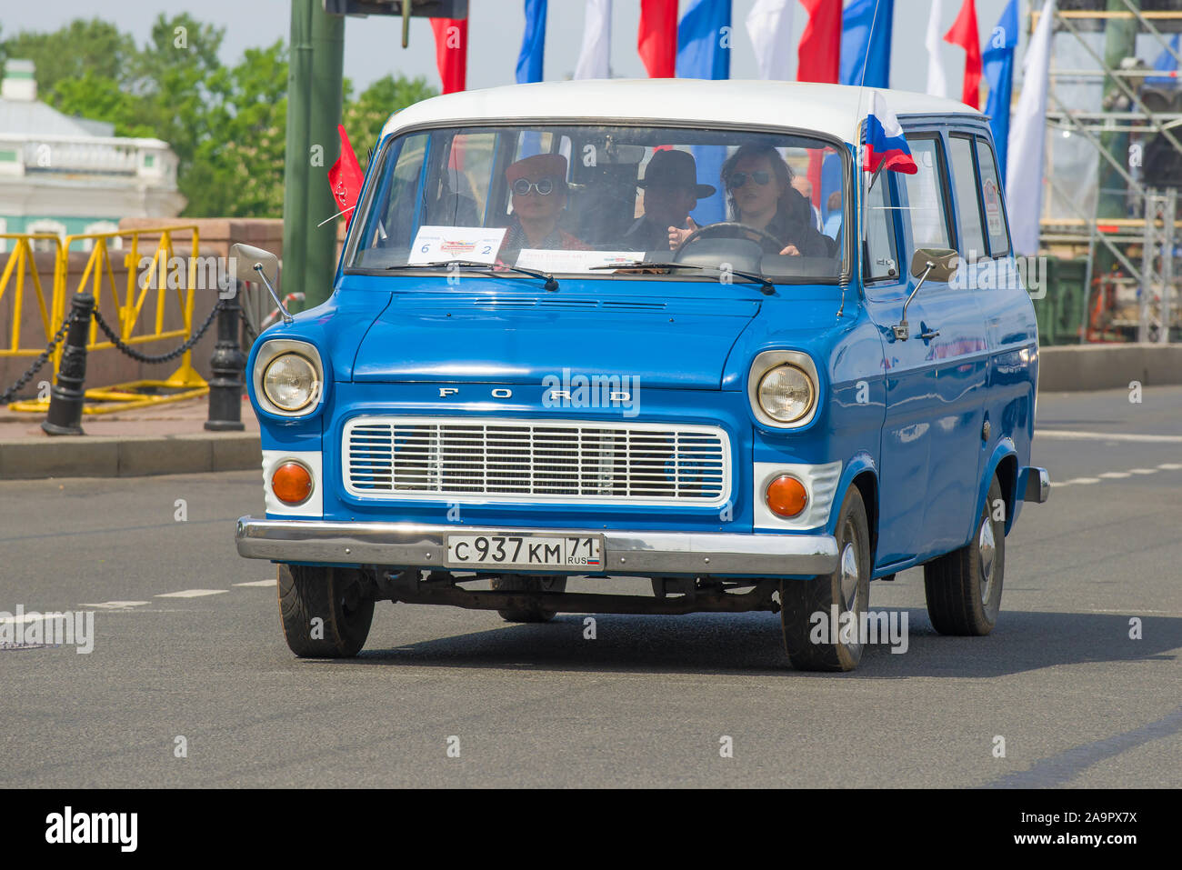 Minibus ford transit hi-res stock photography and images - Alamy