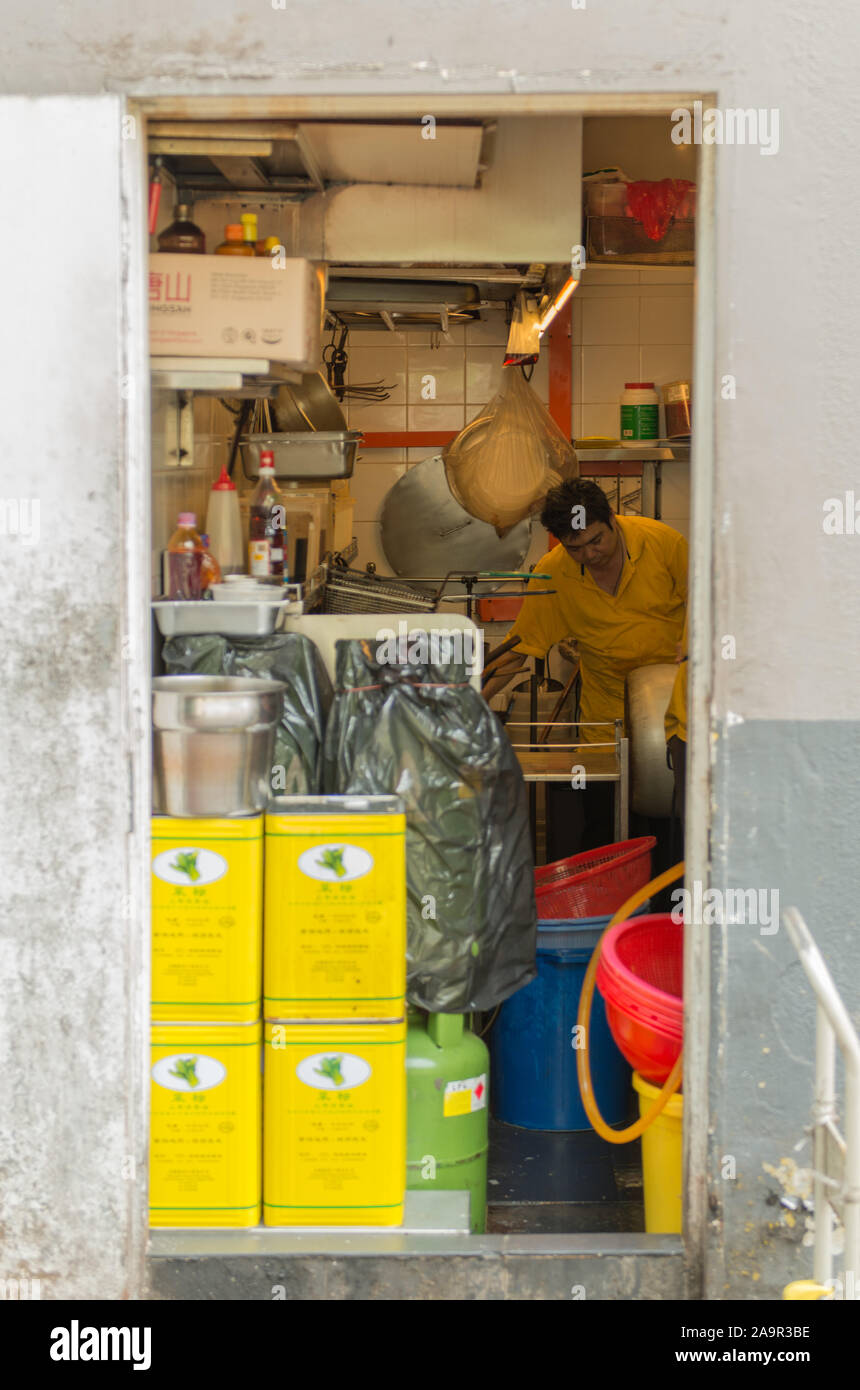 Untidy kitchen cooking hi-res stock photography and images - Alamy