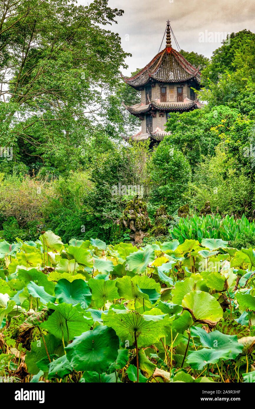 Du Fu Thatched Cottage is a 24-acre park and museum in honour of the ...