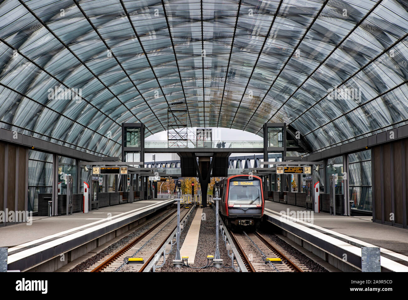 U4 station uberseequartier hi-res stock photography and images - Alamy