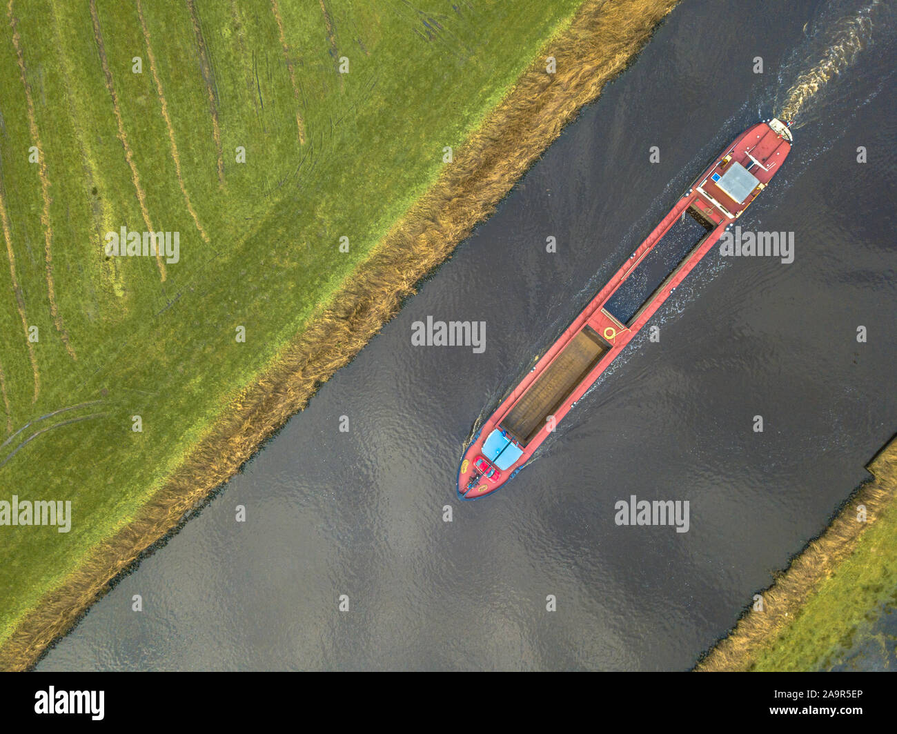 Top down ship hi-res stock photography and images - Alamy
