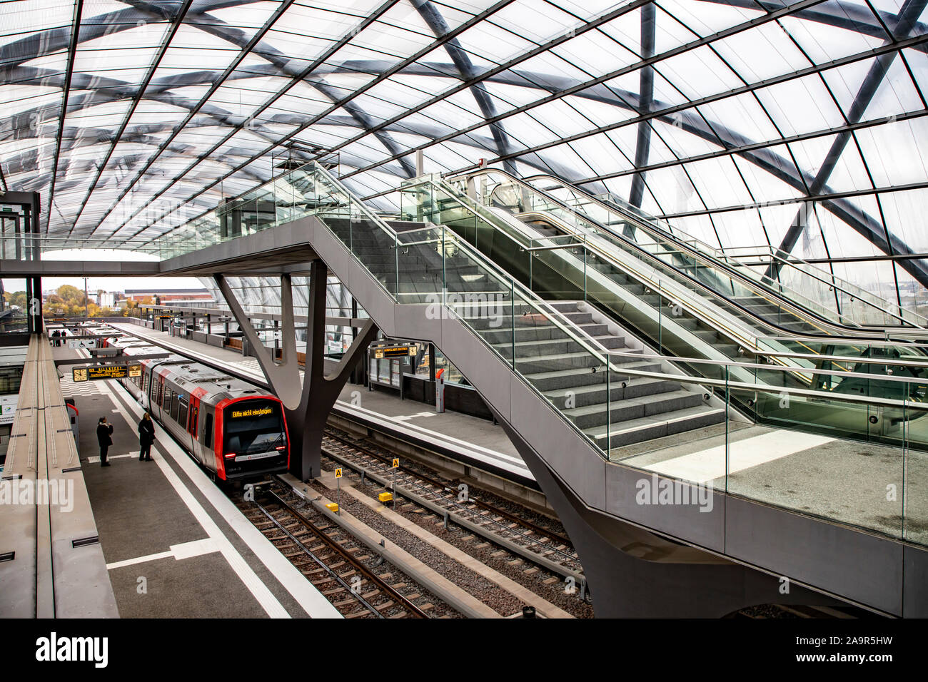 U4 station uberseequartier hi-res stock photography and images - Alamy
