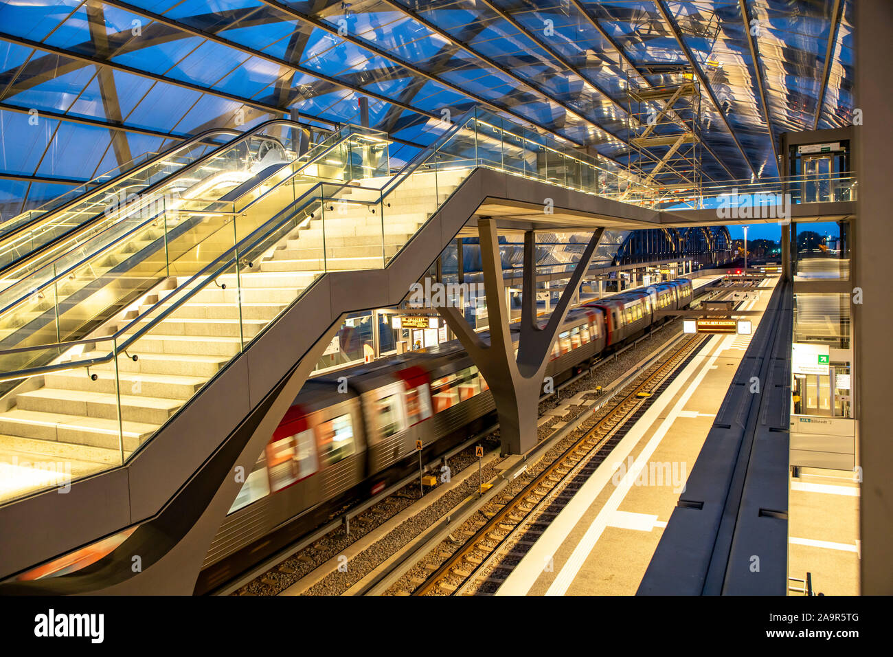 U4 hi-res stock photography and images - Alamy