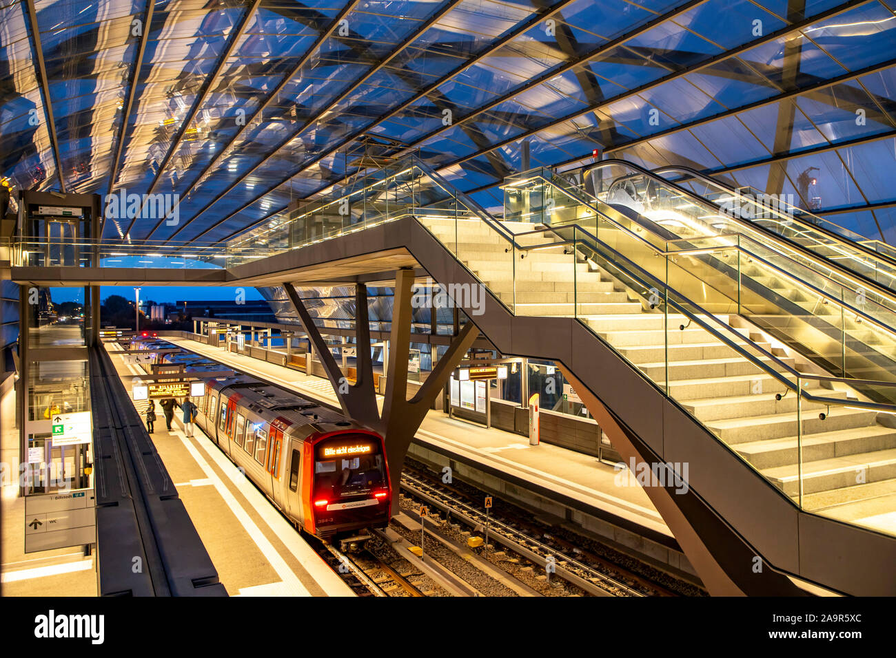 End stop ElbbrŸcken railway station, underground line U4, in Hamburg ...