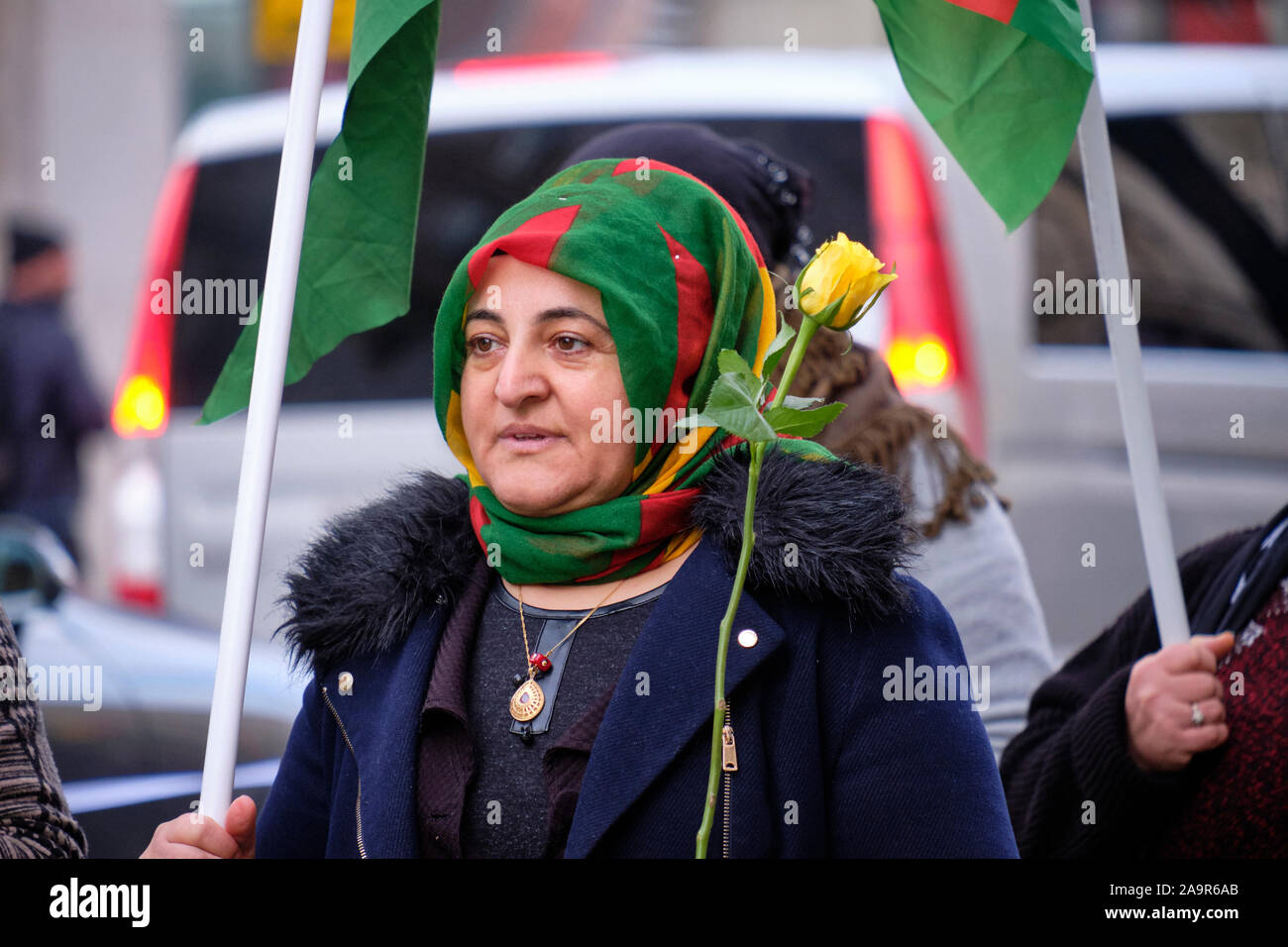 Women leading peace hi-res stock photography and images - Alamy