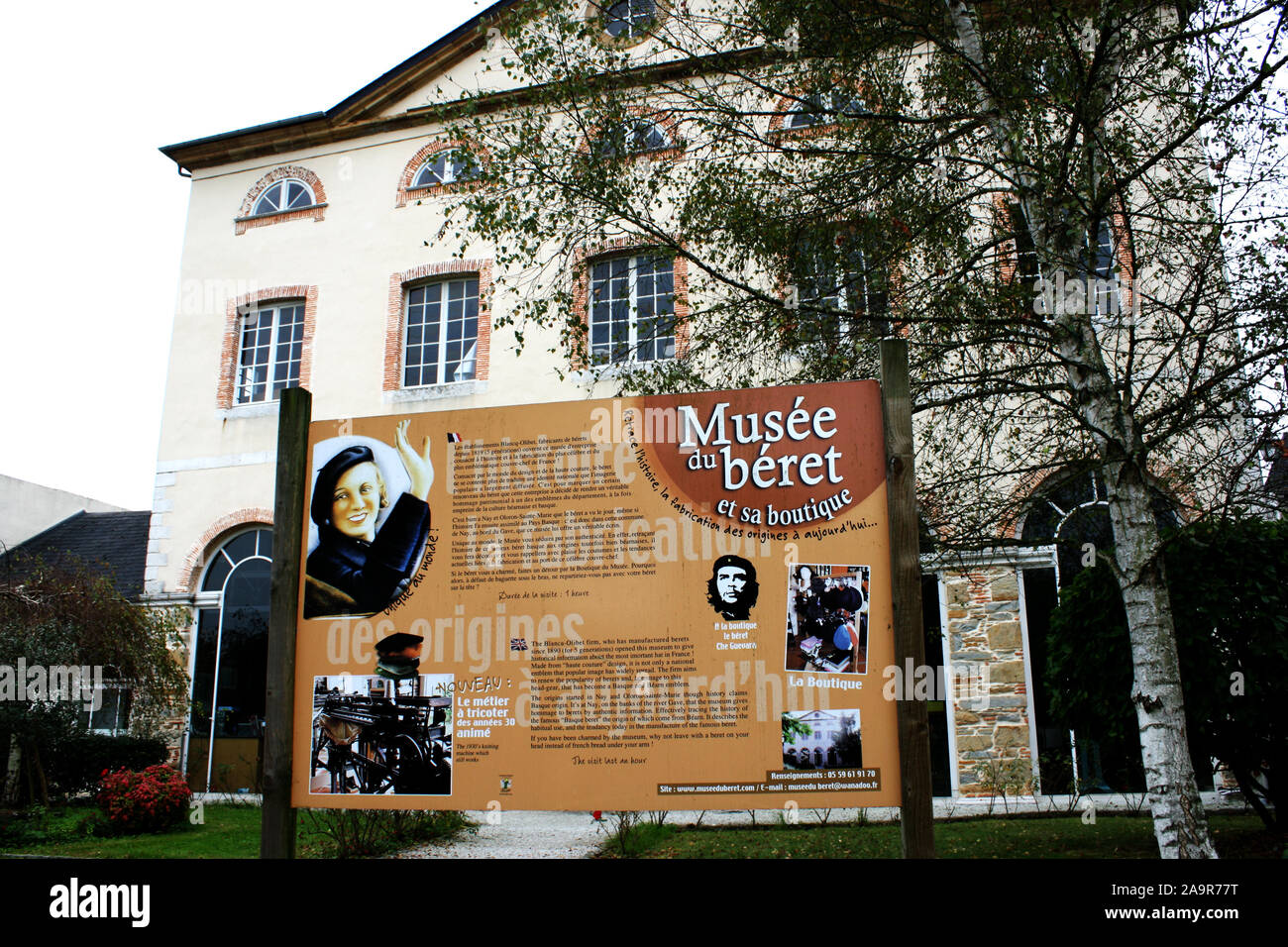 French beret, Bearn, Aquitaine, France Stock Photo - Alamy