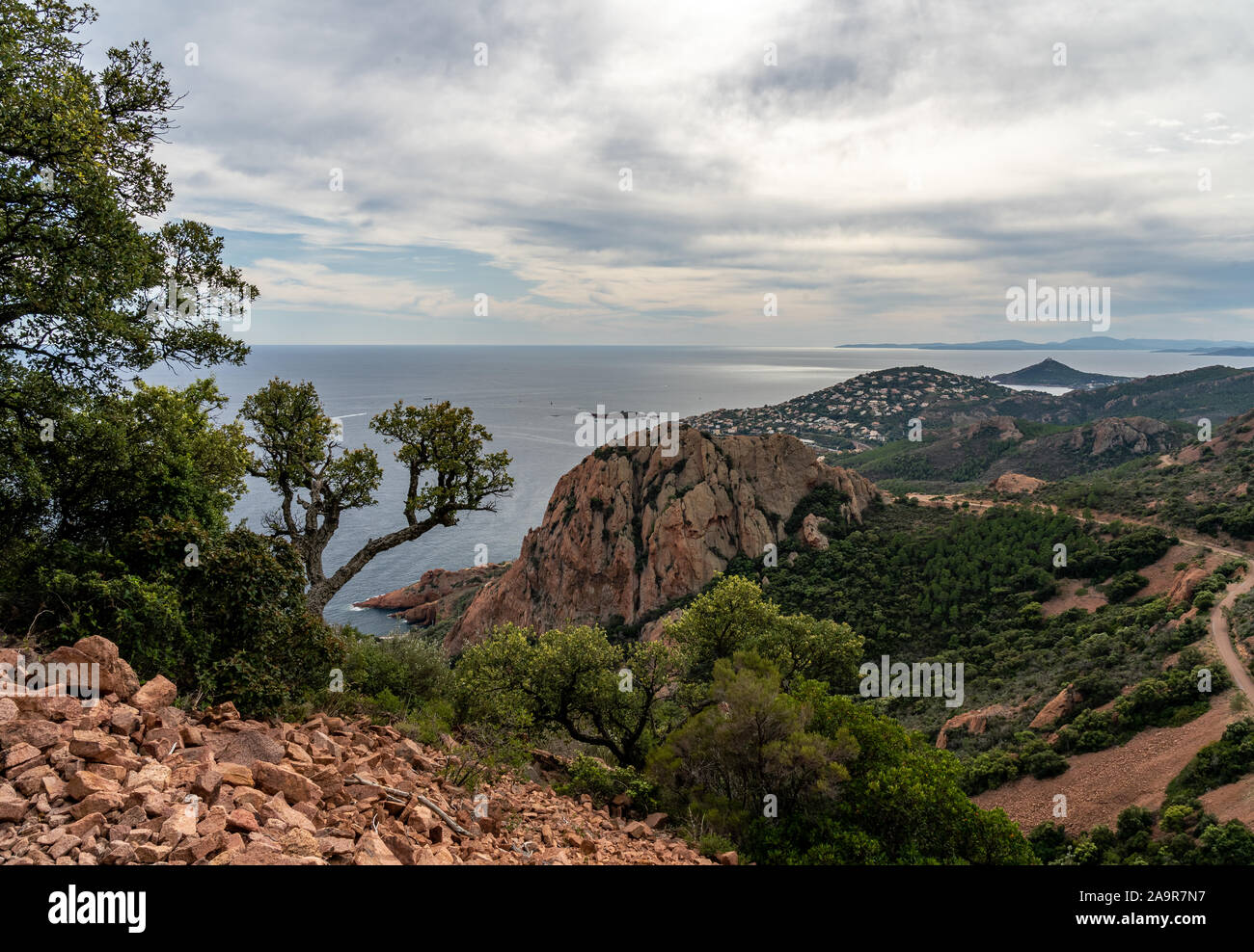 cap roux hiking trail In the red rocks of the Esterel mountains with ...