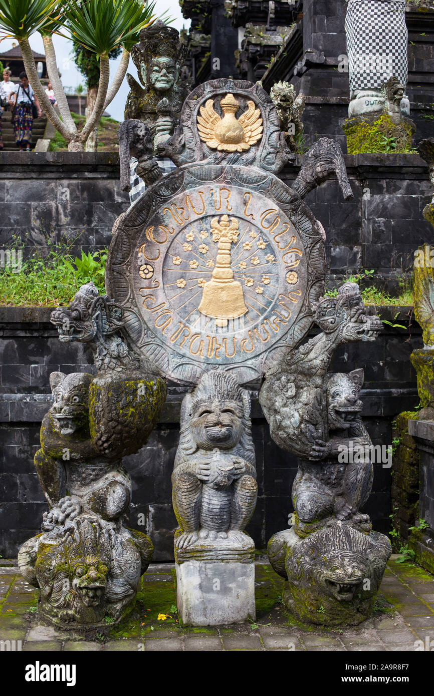 Traditional Balinese guardian statue on territory of Holy Spring Water ...