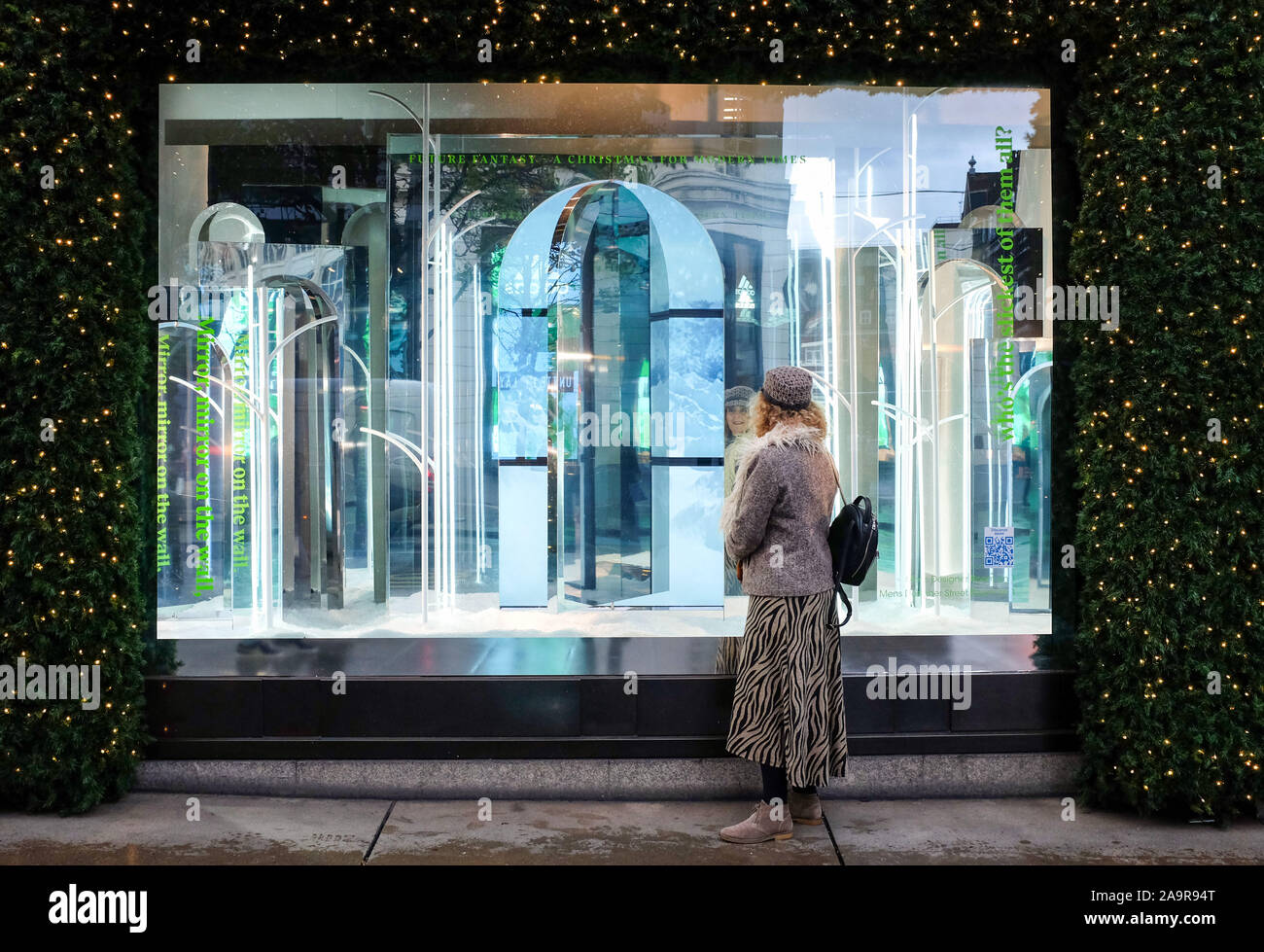 Shop window display at selfridges hi-res stock photography and images ...