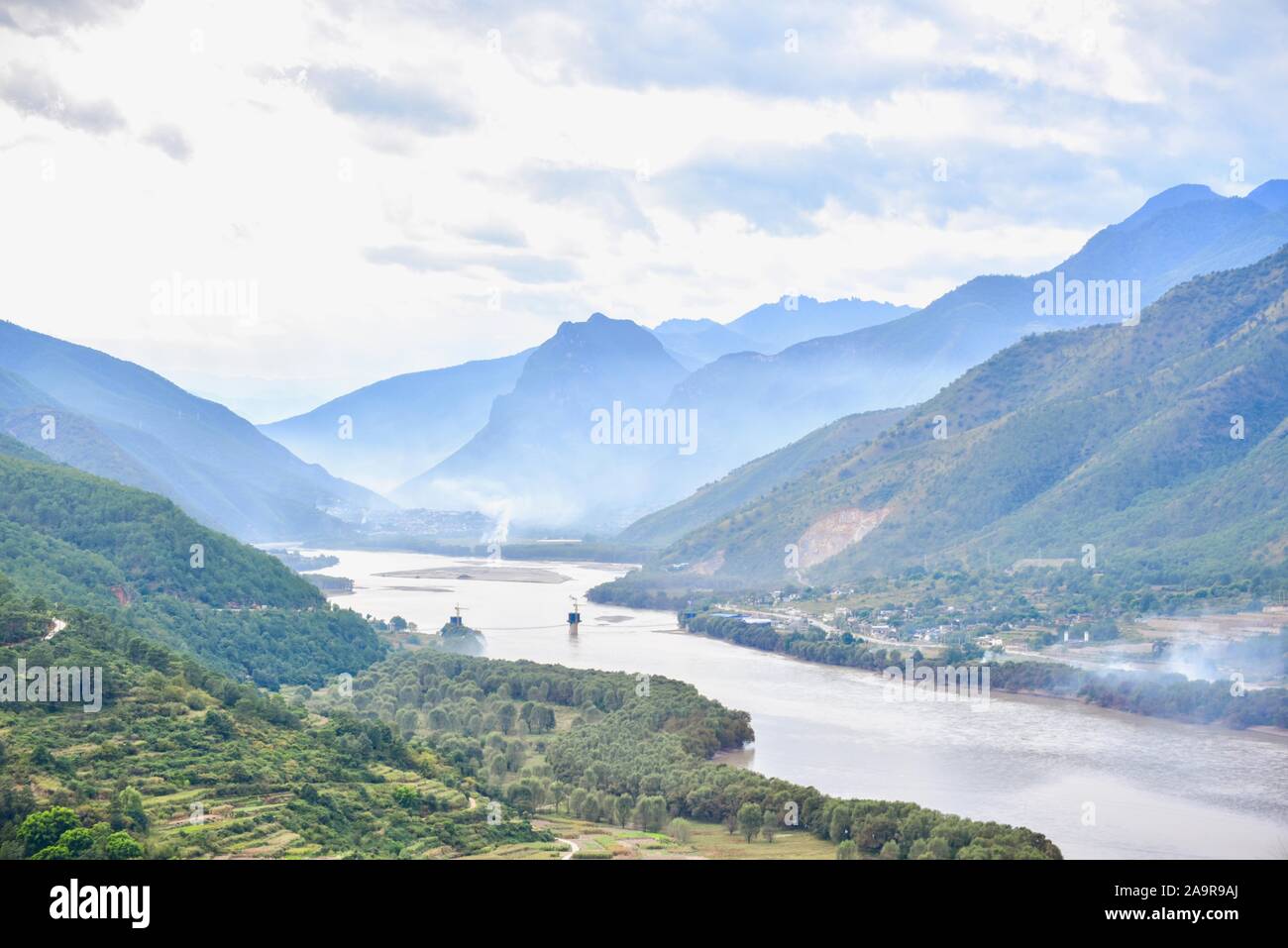 First bend of the yangtze hi-res stock photography and images - Alamy