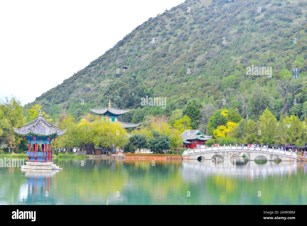 Black dragon pool park temple hi-res stock photography and images - Alamy