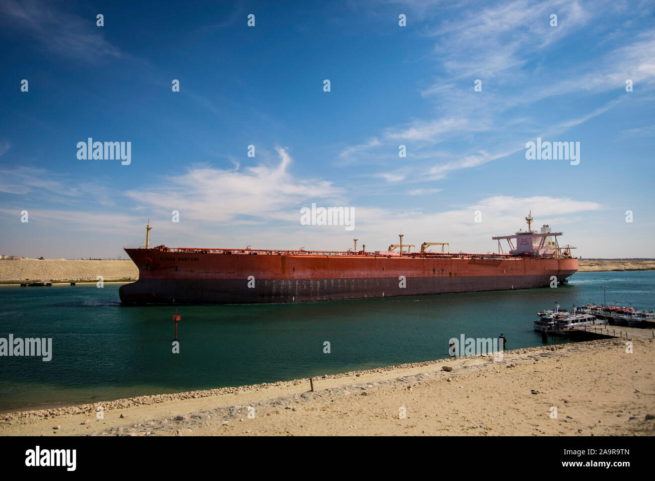 Ismailia, Egypt. 17th Nov, 2019. A container ship sails in Suez Canal ...