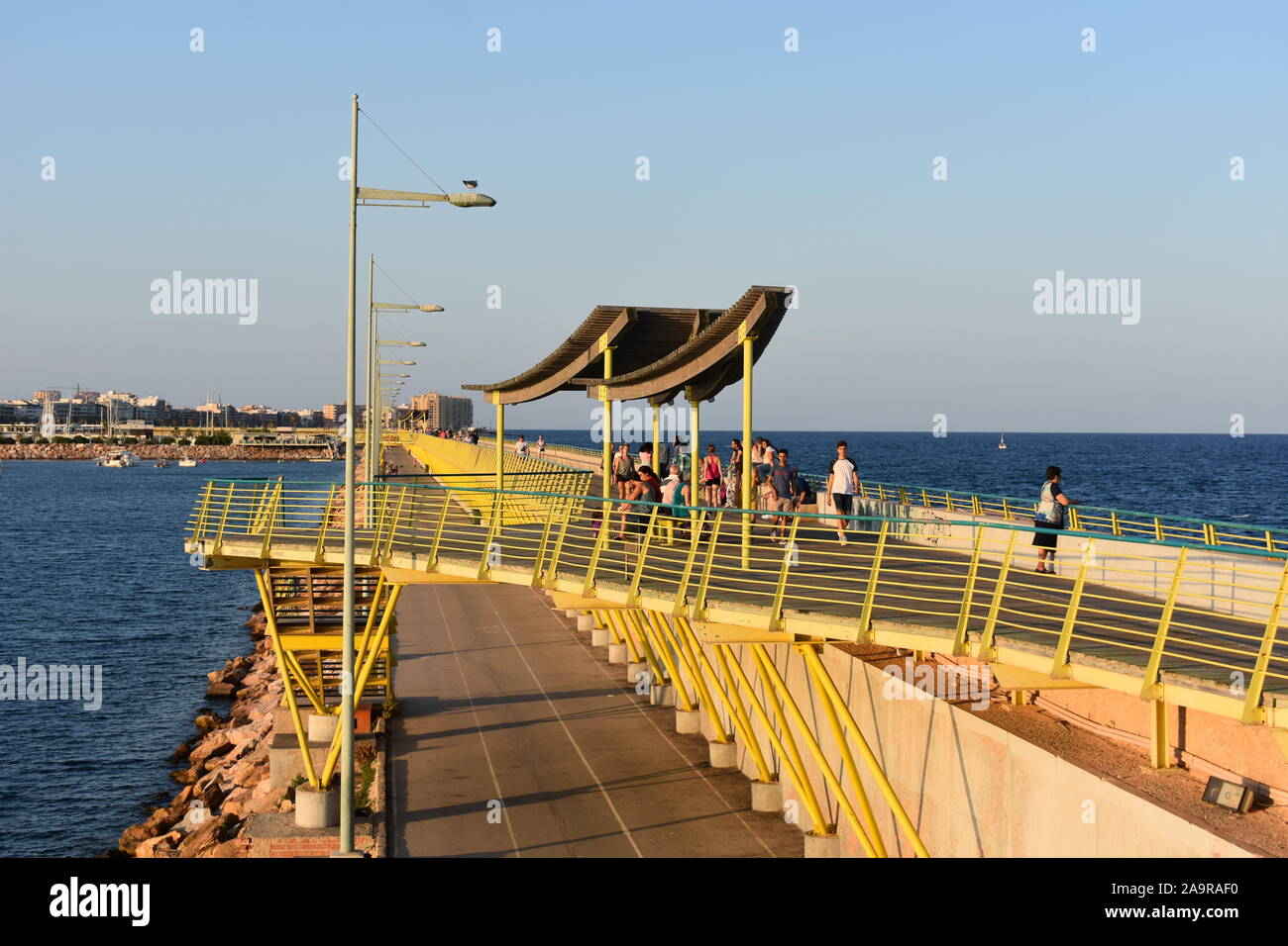 Dique de levante breakwater hi-res stock photography and images - Alamy